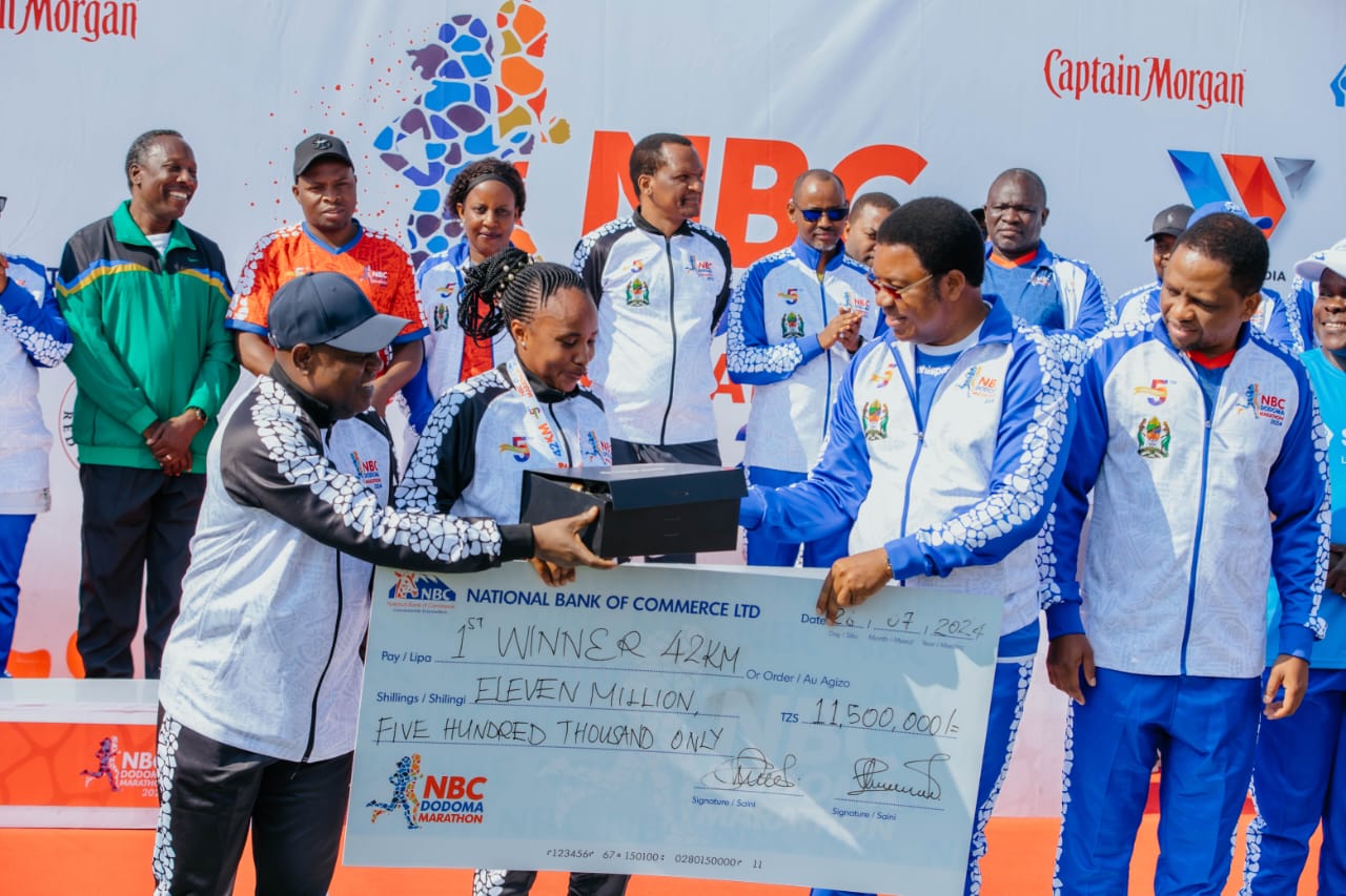 Mhe. Kassim Majaliwa ameongoza mamia ya Wanariadha kwenye mbio za NBC Marathon Dodoma. – TNMC